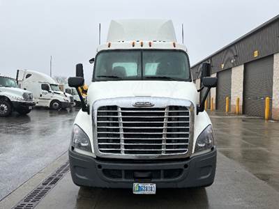 2018 Freightliner X11364ST Day Cab Truck - 410HP, 10 Speed Manual For ...