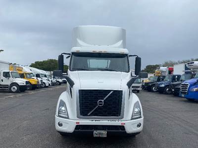 2020 Volvo VNR64300 Day Cab Truck - 425HP, 12 Speed Automatic For Sale ...