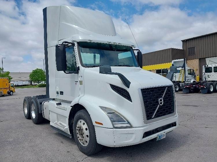 2020 Volvo VNR64300 Day Cab Truck For Sale, 570,224 Miles | Kansas City ...