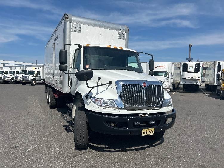 2021 International MV607 Box Truck - 300HP, 6 Speed Automatic, Roll up ...