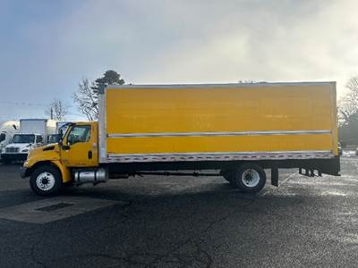 2021 International MV607 Box Truck - 220HP, 6 Speed Automatic, Roll up ...