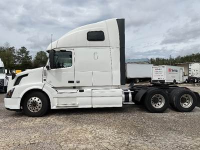 2018 Volvo VNL64670 Sleeper Semi Truck - 61" Integral Sleeper, 455HP ...