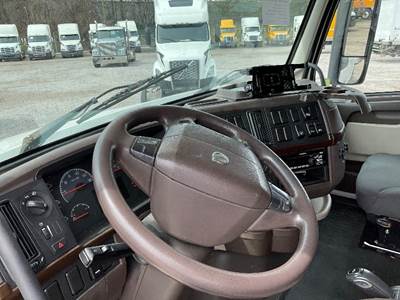 2018 Volvo VNL64670 Sleeper Semi Truck - 61" Integral Sleeper, 455HP ...