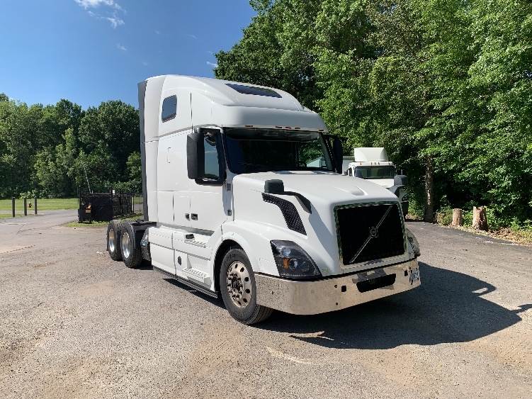 2018 Volvo VNL64670 Sleeper Semi Truck - 61" Integral Sleeper, 455HP ...
