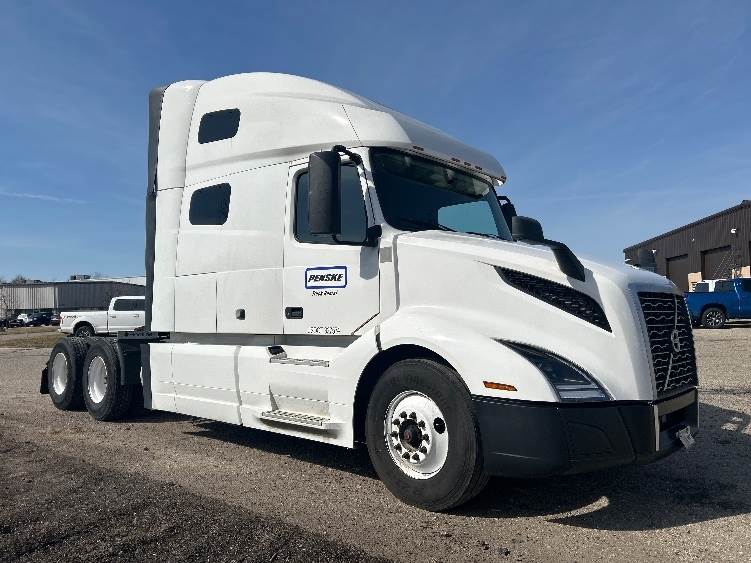 2021 Volvo VNL64760 Sleeper Semi Truck - 70" Integral Sleeper, 455HP ...