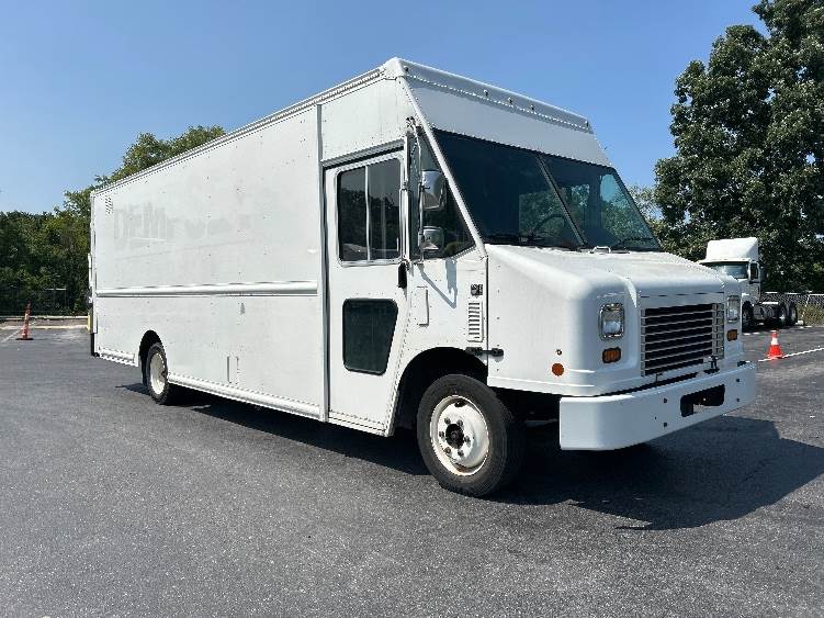 2015 Freightliner MT45 Single Axle Step Van - Cummins, 200HP, 5 Speed ...