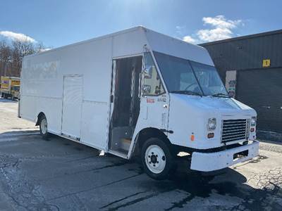 2017 Freightliner MT45 Single Axle Step Van - Cummins, 200HP, 5 Speed ...