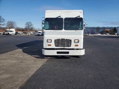 2017 Freightliner MT45 Single Axle Step Van - Cummins, 200HP, 5 Speed ...