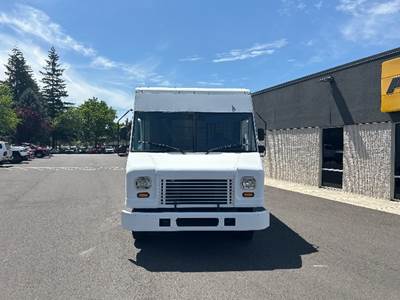 2014 Freightliner MT45 Single Axle Step Van - Cummins, 200HP, 6 Speed ...