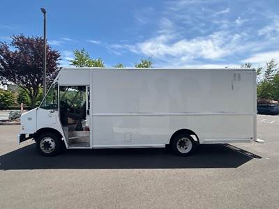 2014 Freightliner MT45 Single Axle Step Van - Cummins, 200HP, 6 Speed ...
