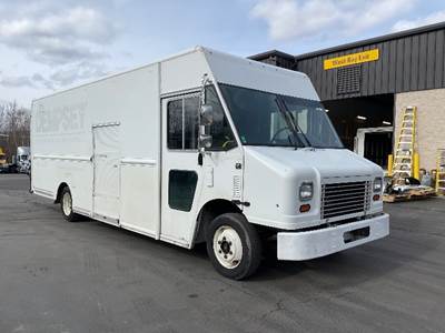 2017 Freightliner MT45 Single Axle Step Van - Cummins, 200HP, 5 Speed ...