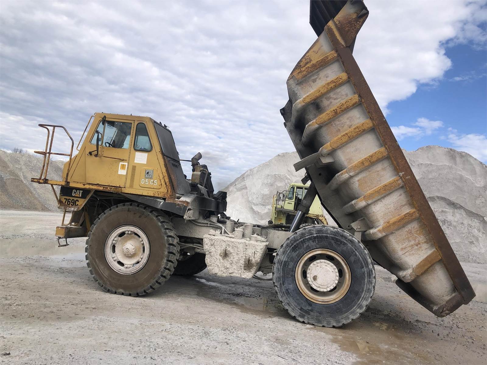 1988 Caterpillar 769C Off-Highway Truck For Sale, 30,300 Hours ...