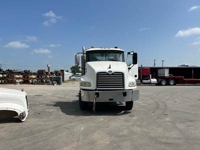 2006 Mack Vision CXN613 Cab & Chassis Truck -- Day Cab -- Tandem Axles ...
