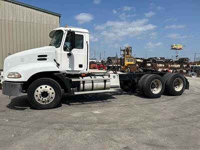 2006 Mack Vision CXN613 Cab & Chassis Truck -- Day Cab -- Tandem Axles ...