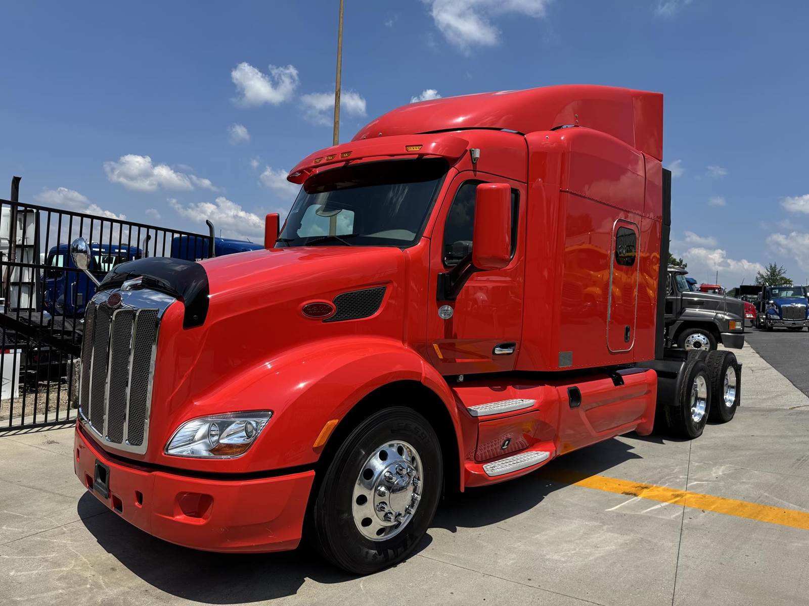 2018 Peterbilt 579 Sleeper Semi Truck - 80" Mid Roof Sleeper, Paccar ...