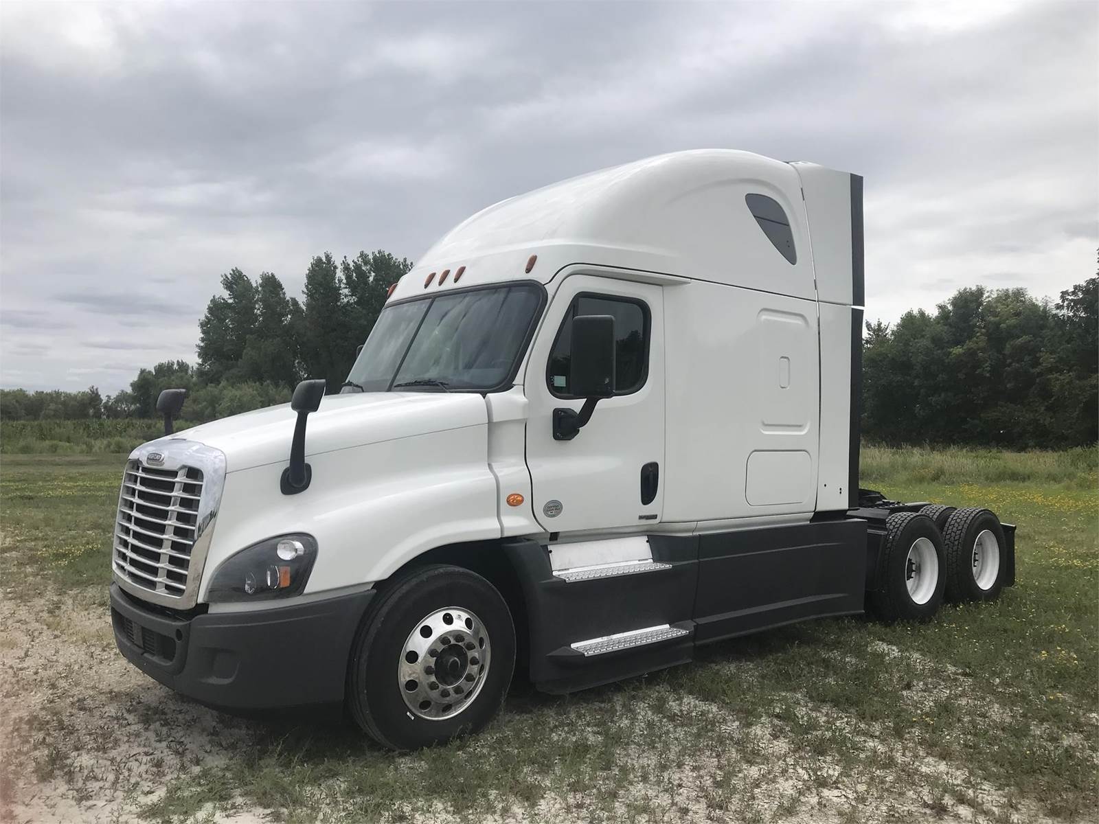 2018 Freightliner Cascadia 125 Sleeper Semi Truck - 72" Raised Roof ...