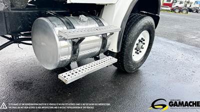 2005 Freightliner M2 112 Tandem Axle Hooklift Truck - Caterpillar ...