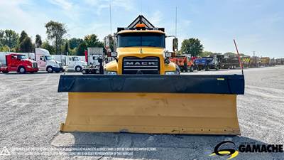 2014 Mack Granite GU813 Tandem Axle Plow / Spreader Truck - MP7, 405HP ...