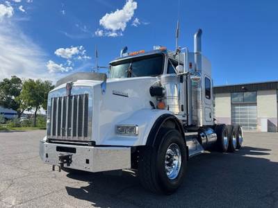 2020 Kenworth T800 Triaxle Axle Sleeper Semi Truck - 62" Flat Top Sleeper, Cummins 565HP, 18 ...