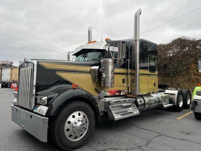 2019 Kenworth W900L Sleeper Semi Truck - 72" Flat Top Sleeper, Cummins 565HP, 18 Speed Manual ...