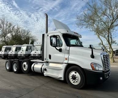 2018 Freightliner Cascadia 126 Tri Axle Day Cab Truck - Detroit 470HP ...