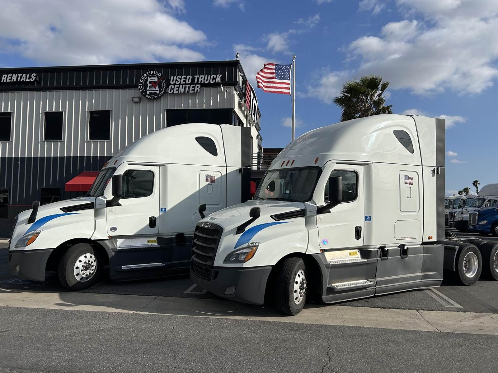 2020 Freightliner Cascadia 126 Sleeper Semi Truck - Detroit 505HP ...