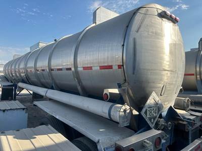 1985 Beall 7500 GALLON - STAINLESS - CENTER DISCHARGE Waste / Sludge ...