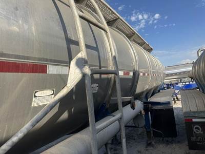 1985 Beall 7500 GALLON - STAINLESS - CENTER DISCHARGE Waste / Sludge ...