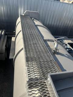 1985 Beall 7500 GALLON - STAINLESS - CENTER DISCHARGE Waste / Sludge ...