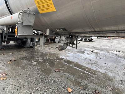 1994 Polar 6500 GALLON - STAINLESS - CENTER DISCHARGE Waste / Sludge ...