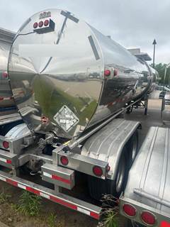 2001 STE 6700 GALLON - AIR RIDE - REAR DISCHARGE Waste / Sludge Tank ...