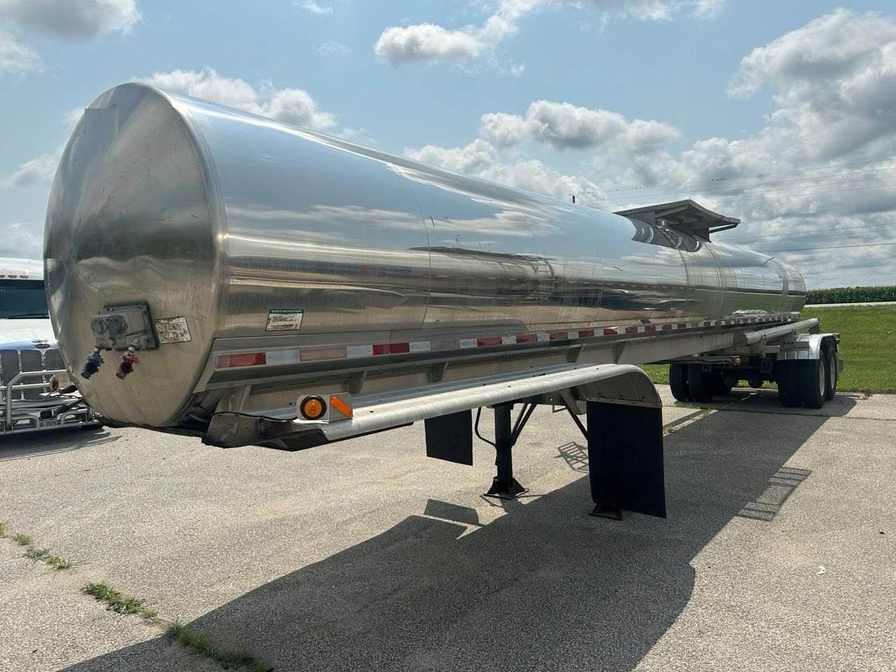 1996 Walker 5000 GALLON - FOOD GRADE - PUMP Water Tank Trailer For Sale ...
