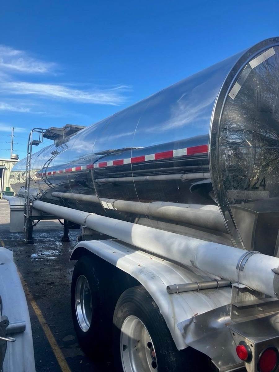 1999 Walker 6500 GALLON - FOOD GRADE & POTABLE Water Tank Trailer For ...