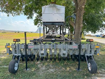 2025 Hiniker 7055 Planting Equipment For Sale | Henderson, IA ...