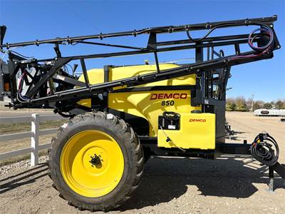 2024 Demco 850 Pull-Type Sprayer For Sale | Henderson, IA | 12733743 ...