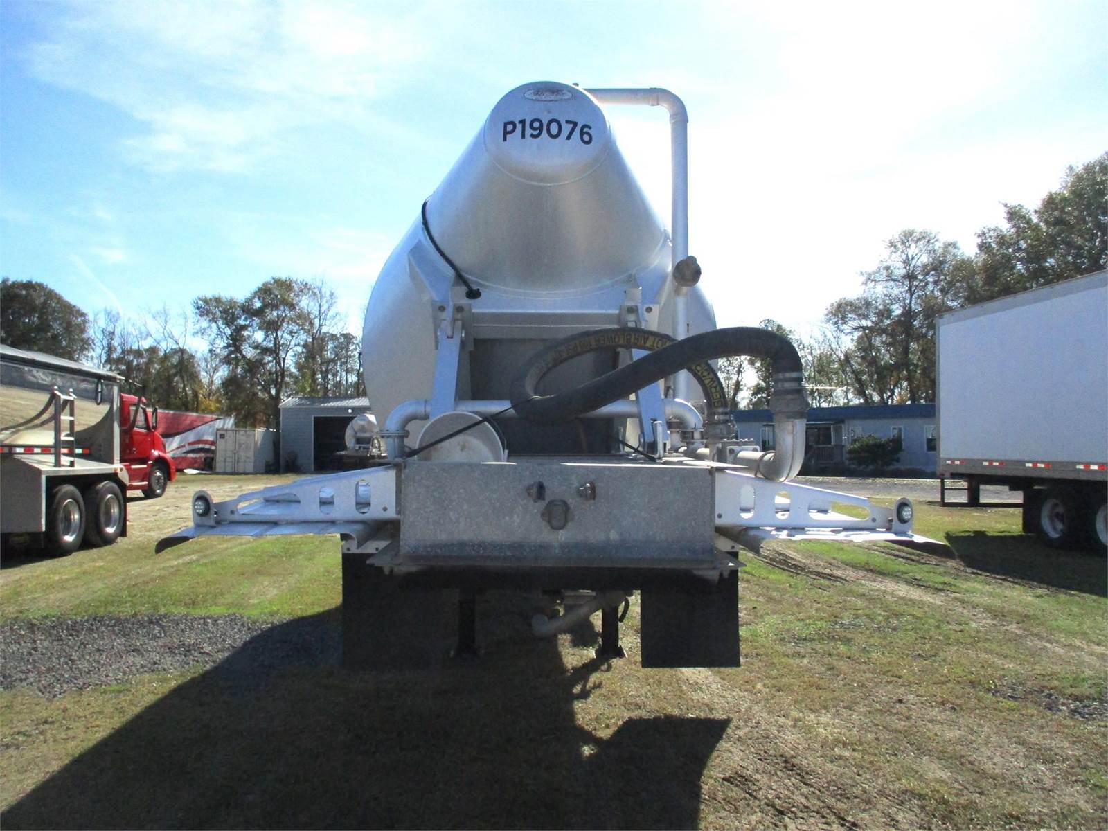 2020 Southern Welding ALUMINUM 1000 CUBIC FT PNEUMATIC TANKER Dry Bulk ...