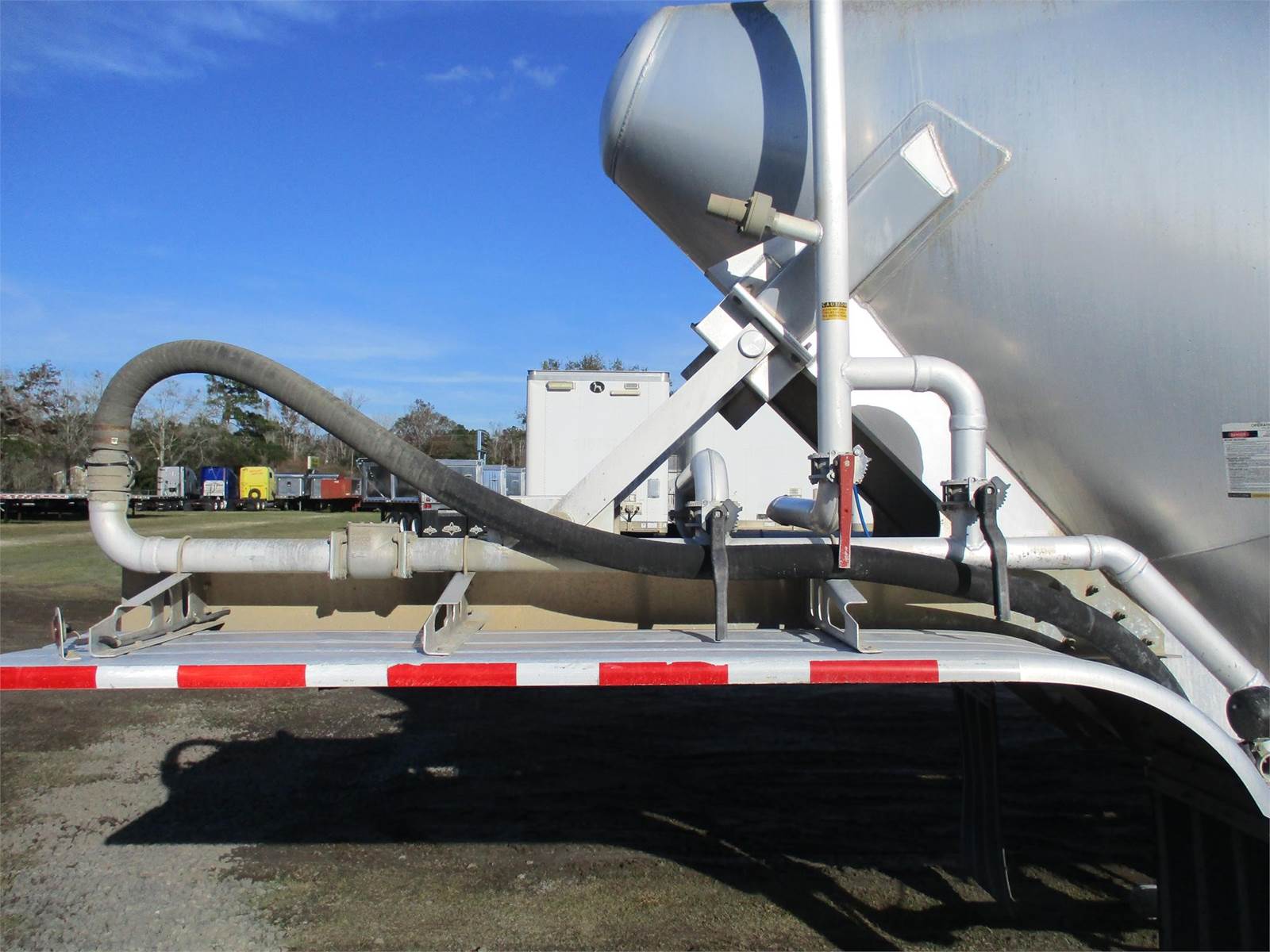 2019 Southern Welding ALUMINUM 1000 CUBIC FT PNEUMATIC TANKER Dry Bulk ...