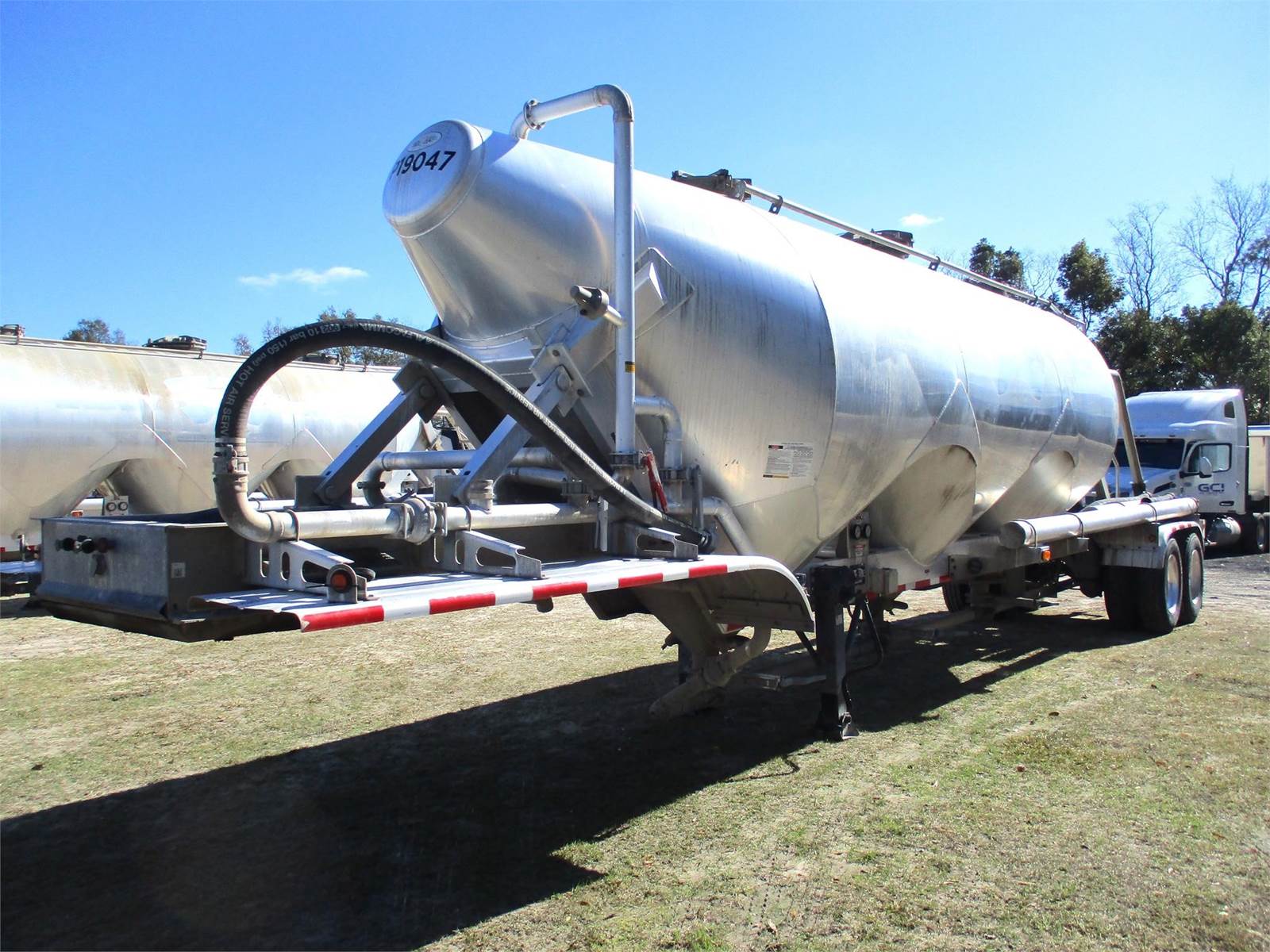 2019 Southern Welding ALUMINUM 1000 CUBIC FT PNEUMATIC TANKER Dry Bulk ...