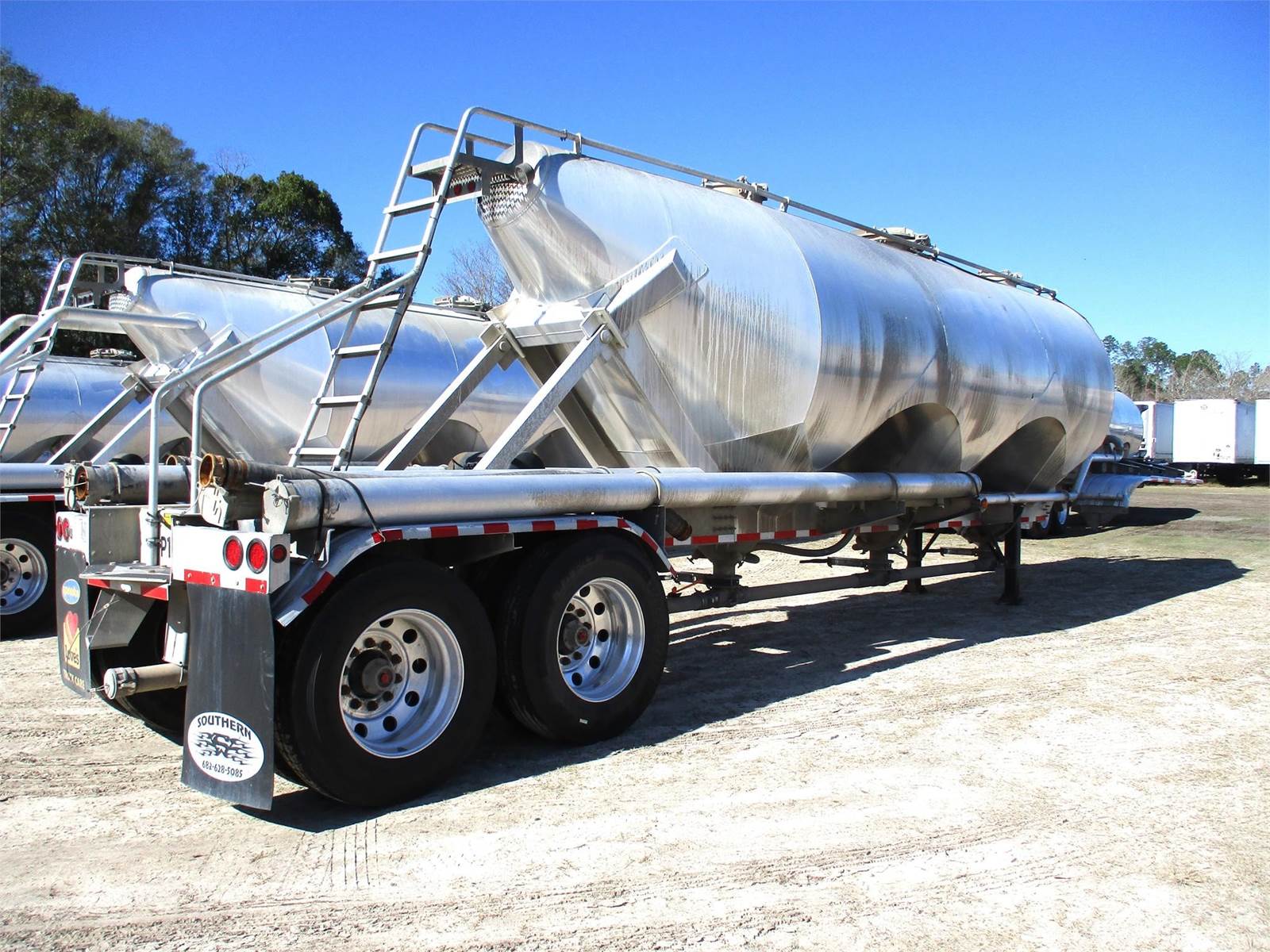 2019 Southern Welding ALUMINUM 1000 CUBIC FT PNEUMATIC TANKER Dry Bulk ...