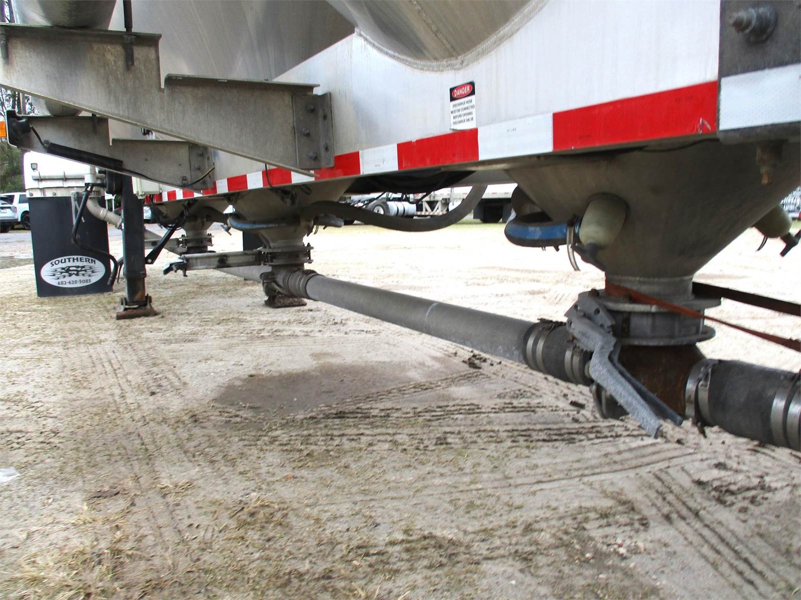 2020 Southern Welding ALUMINUM 1000 CUBIC FT PNEUMATIC TANKER Dry Bulk ...