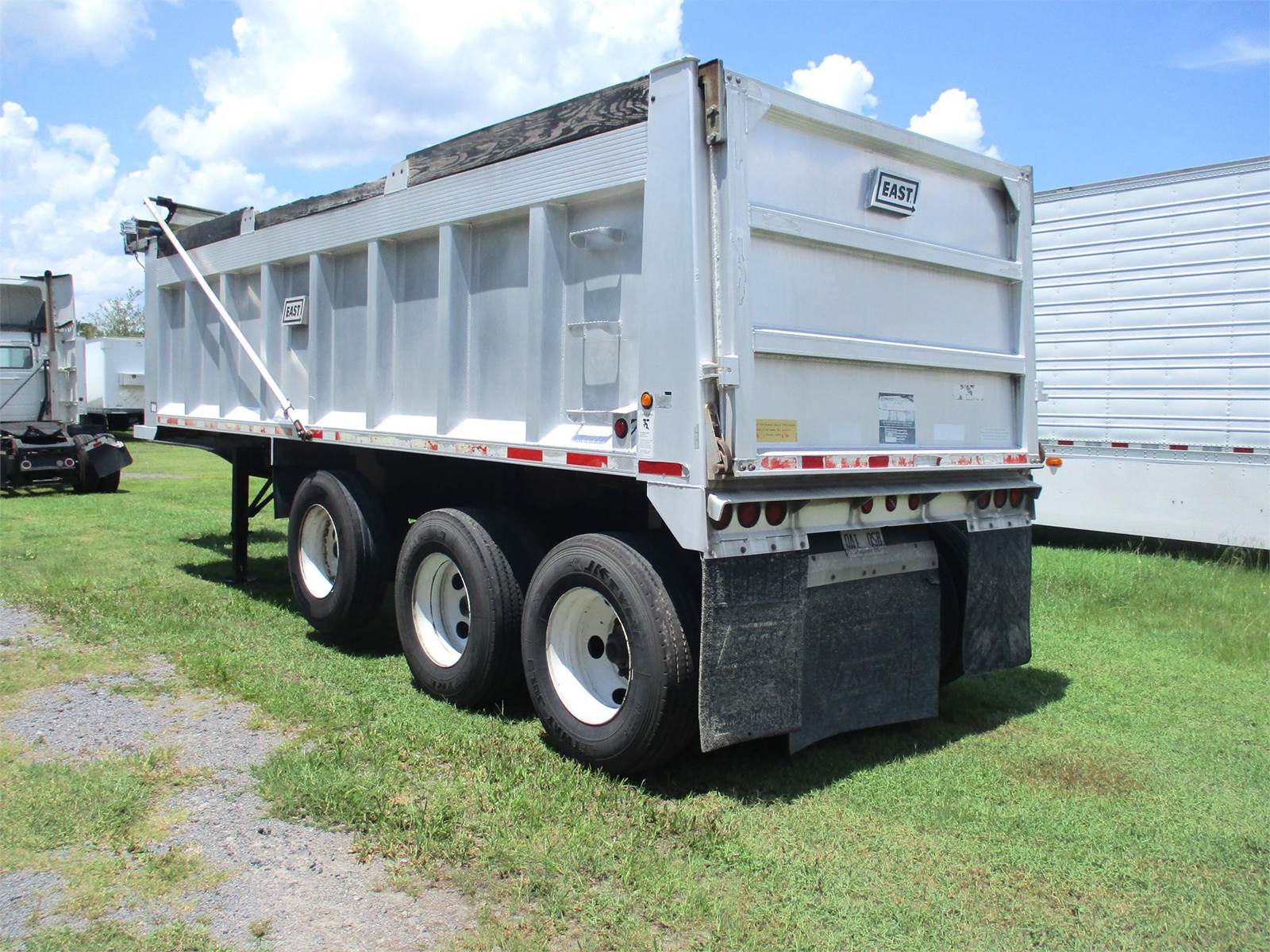 2005 East 30 ft Frame End Dump Trailer - Tri Axle, Aluminum, Spring For ...