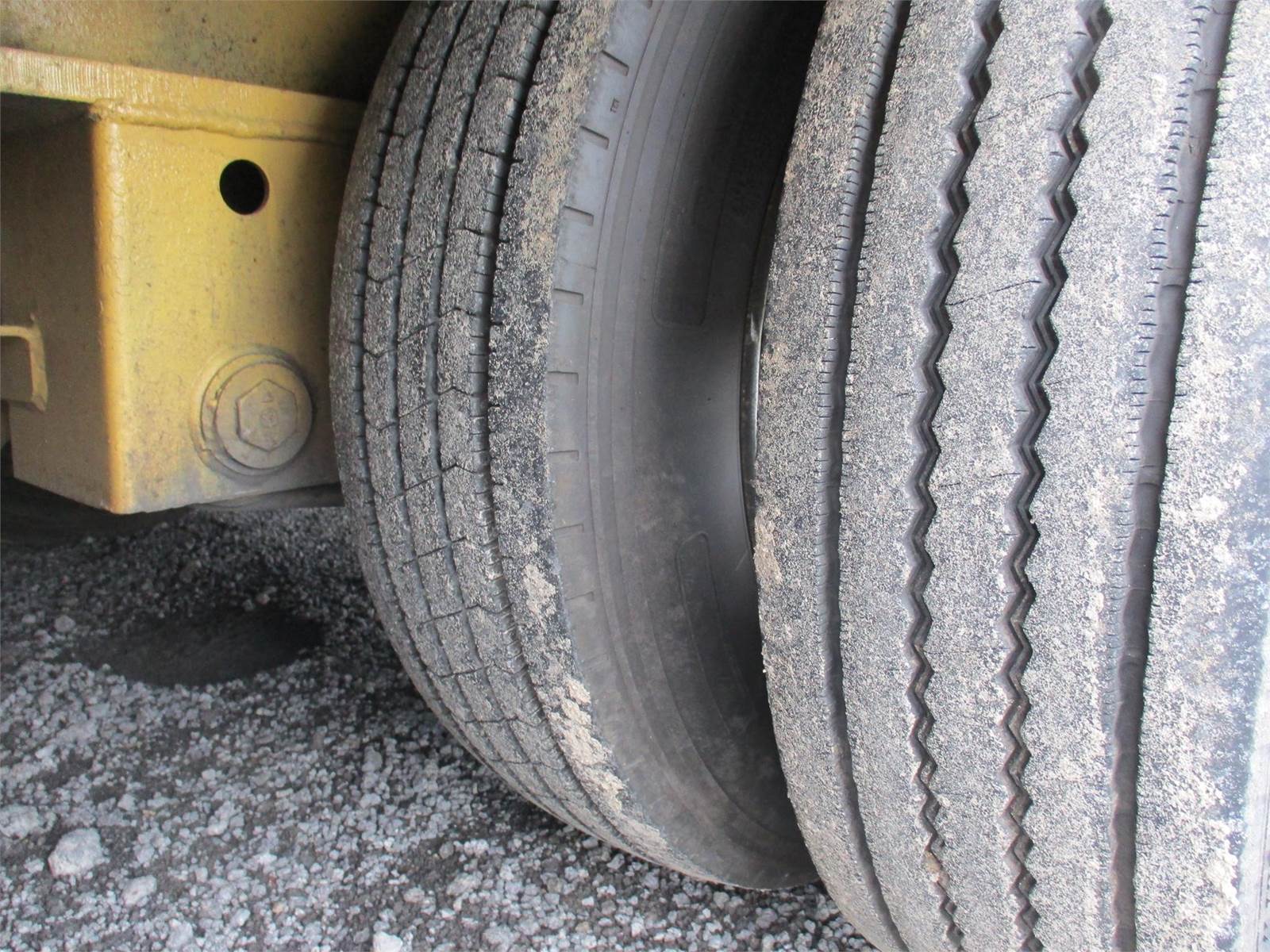 2002 Eager Beaver 53x102 Tri Axle Steel Lowboy Trailer - Air Ride ...