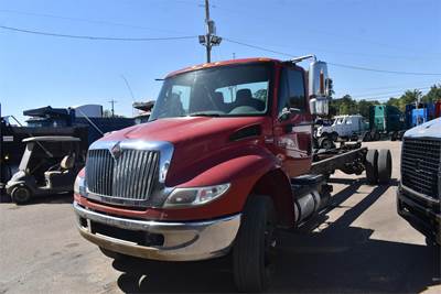 2007 International DuraStar 4400 Single Axle Cab & Chassis Truck ...