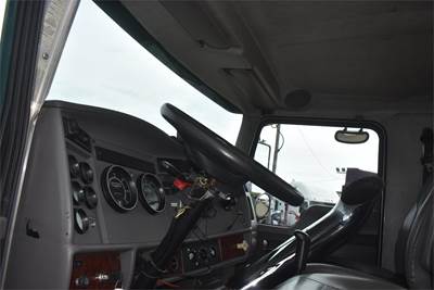 2008 Kenworth T300 Single Axle Cab & Chassis Truck - Paccar, 260HP ...