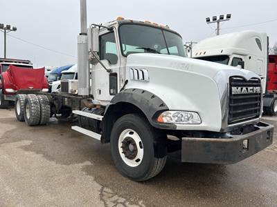2005 Mack Granite CT713 Tandem Axle Cab & Chassis Truck - AMI-370 ...