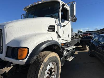 2005 Mack Granite CV713 Tandem Axle Cab & Chassis Truck - 400HP, 8Ll ...