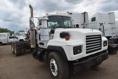 2002 Mack RD688S Tandem Axle Cab & Chassis Truck - E7, 350HP, 9 Speed ...