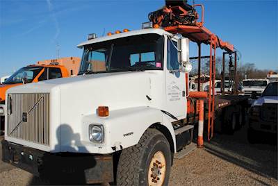 Volvo WG64 Crane Truck - 1998 Fassi F230SE Knuckle Boom Crane, 8Ll For ...