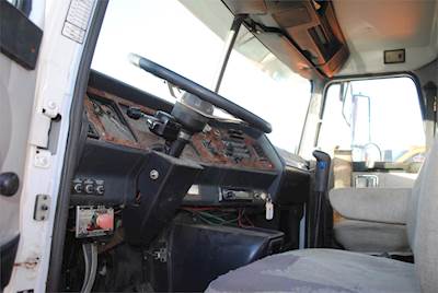 Volvo WG64 Crane Truck - 1998 Fassi F230SE Knuckle Boom Crane, 8Ll For ...