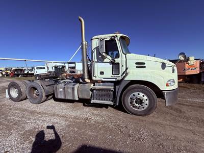 2015 Mack Pinnacle CXU613 Day Cab Truck - MP7 415HP, Automatic For Sale ...